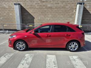 Red Kia Ceed 2021 in Riga, with an engine capacity of 1.50 L and mileage of 42 thousand km for 14900 €, photo 2 on AUTOMOTO.COM.LV