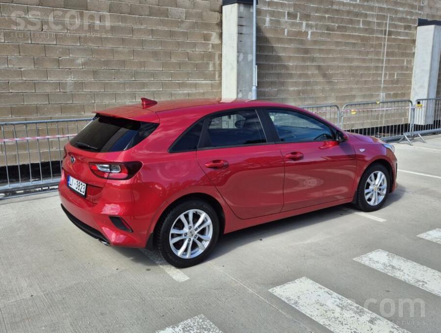 Red Kia Ceed 2021 in Riga, with an engine capacity of 1.50 L and mileage of 42 thousand km for 14900 €, photo 3 on AUTOMOTO.COM.LV