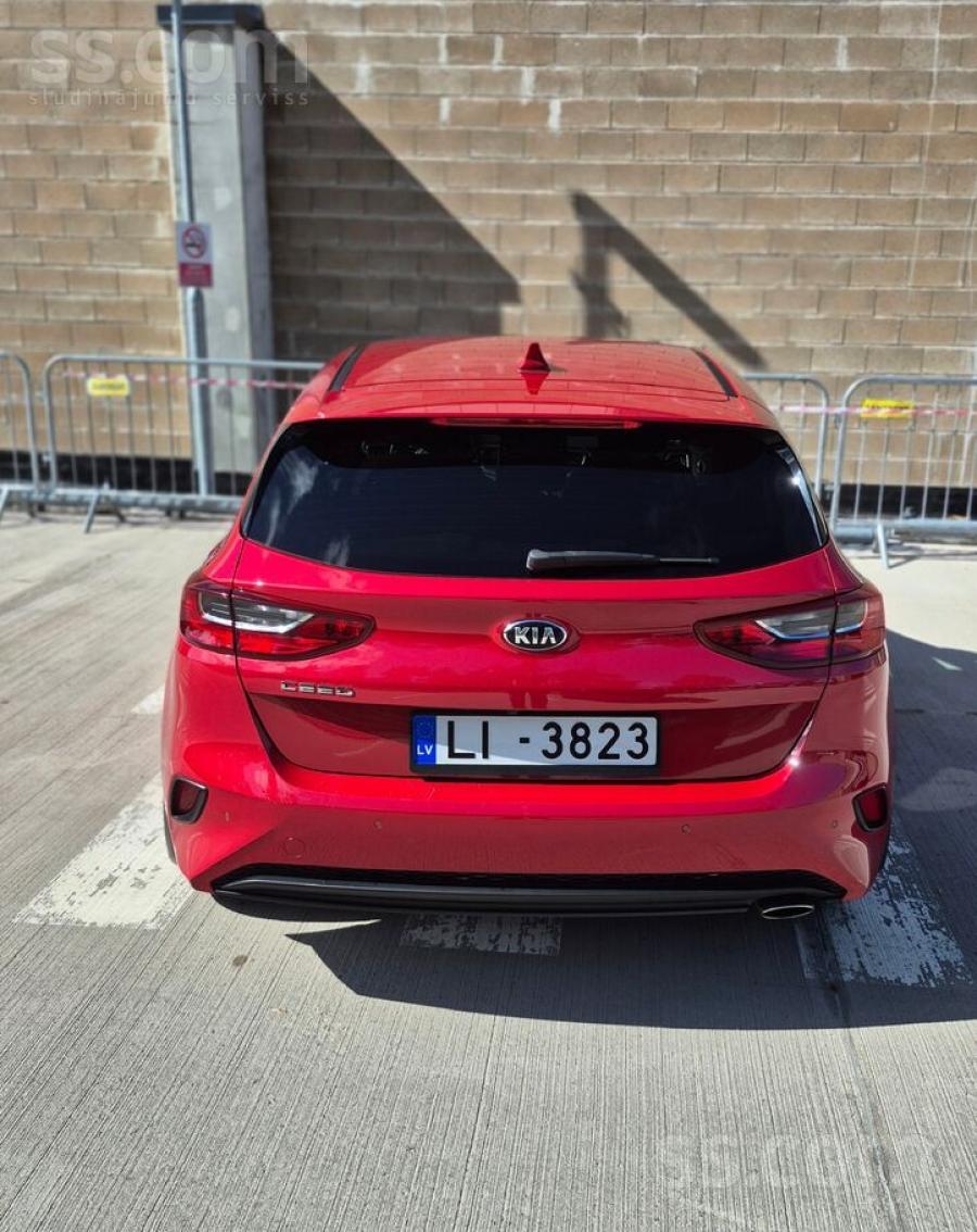 Red Kia Ceed 2021 in Riga, with an engine capacity of 1.50 L and mileage of 42 thousand km for 14900 €, photo 4 on AUTOMOTO.COM.LV