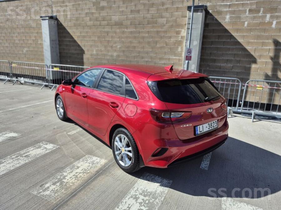 Red Kia Ceed 2021 in Riga, with an engine capacity of 1.50 L and mileage of 42 thousand km for 14900 €, photo 5 on AUTOMOTO.COM.LV