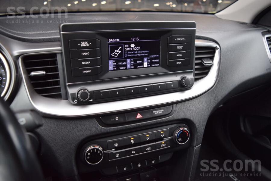 Red Kia Ceed 2021 in Riga, with an engine capacity of 1.60 L and mileage of 175 thousand km for 8400 €, photo 7 on AUTOMOTO.COM.LV