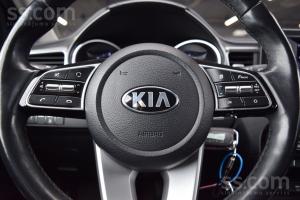 Red Kia Ceed 2021 in Riga, with an engine capacity of 1.60 L and mileage of 175 thousand km for 8400 €, photo 10 on AUTOMOTO.COM.LV