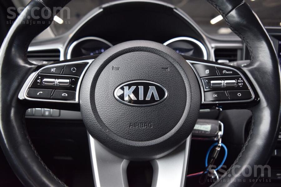 Red Kia Ceed 2021 in Riga, with an engine capacity of 1.60 L and mileage of 175 thousand km for 8400 €, photo 10 on AUTOMOTO.COM.LV