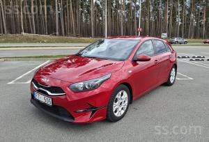 Красный Киа Сид 2023 в Рига, объемом двигателя 1.50 л и пробегом 19 тыс. км за 16500 €, фото  на AUTOMOTO.COM.LV