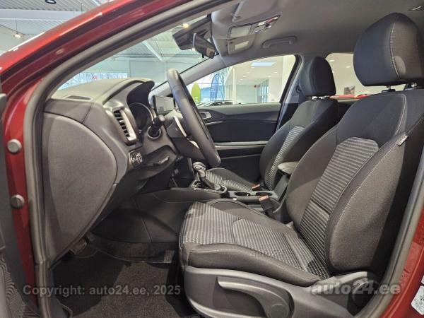 Sarkans Kia Ceed 2025 Pērnava, ar dzinēja tilpumu 1.60 L un nobraukumu 13 tūkst. km par 25550 €, foto 11 vietnē AUTOMOTO.COM.LV