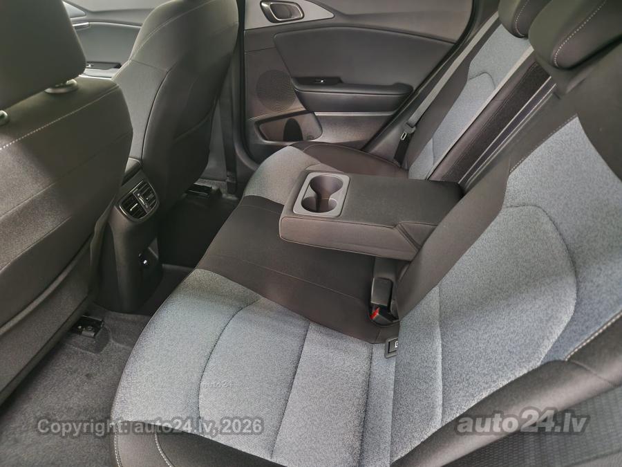 Sarkans Kia Ceed 2026 Hāpsalu, ar dzinēja tilpumu 1.60 L un nobraukumu 0 tūkst. km par 27540 €, foto 13 vietnē AUTOMOTO.COM.LV