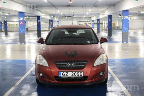 Red Kia Ceed 2007 in Riga, with an engine capacity of 1.60 L and mileage of 259 thousand km for 1767 €, photo 3 on AUTOMOTO.COM.LV