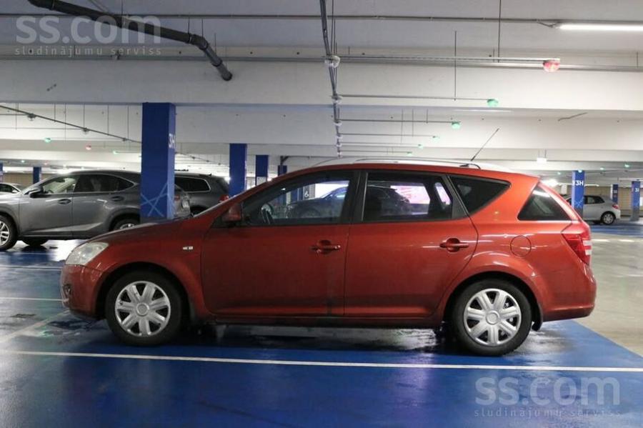 Red Kia Ceed 2007 in Riga, with an engine capacity of 1.60 L and mileage of 259 thousand km for 1767 €, photo 5 on AUTOMOTO.COM.LV
