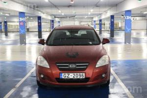 Red Kia Ceed 2007 in Riga, with an engine capacity of 1.60 L and mileage of 259 thousand km for 1767 €, photo 7 on AUTOMOTO.COM.LV