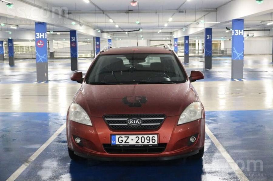 Red Kia Ceed 2007 in Riga, with an engine capacity of 1.60 L and mileage of 259 thousand km for 1767 €, photo 7 on AUTOMOTO.COM.LV