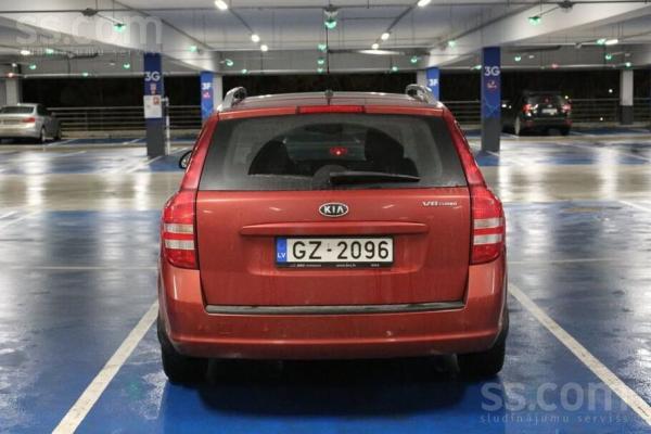 Red Kia Ceed 2007 in Riga, with an engine capacity of 1.60 L and mileage of 259 thousand km for 1767 €, photo 7 on AUTOMOTO.COM.LV