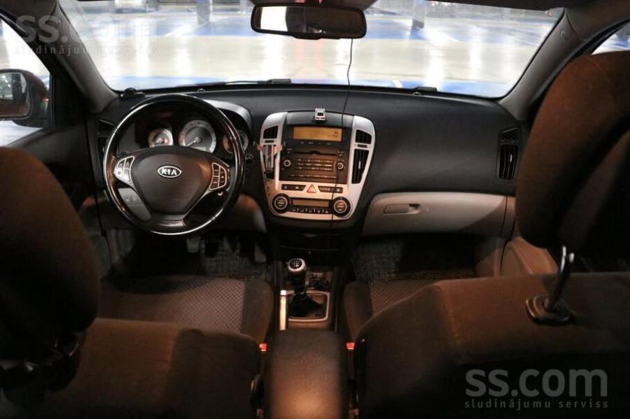 Red Kia Ceed 2007 in Riga, with an engine capacity of 1.60 L and mileage of 259 thousand km for 1767 €, photo 16 on AUTOMOTO.COM.LV