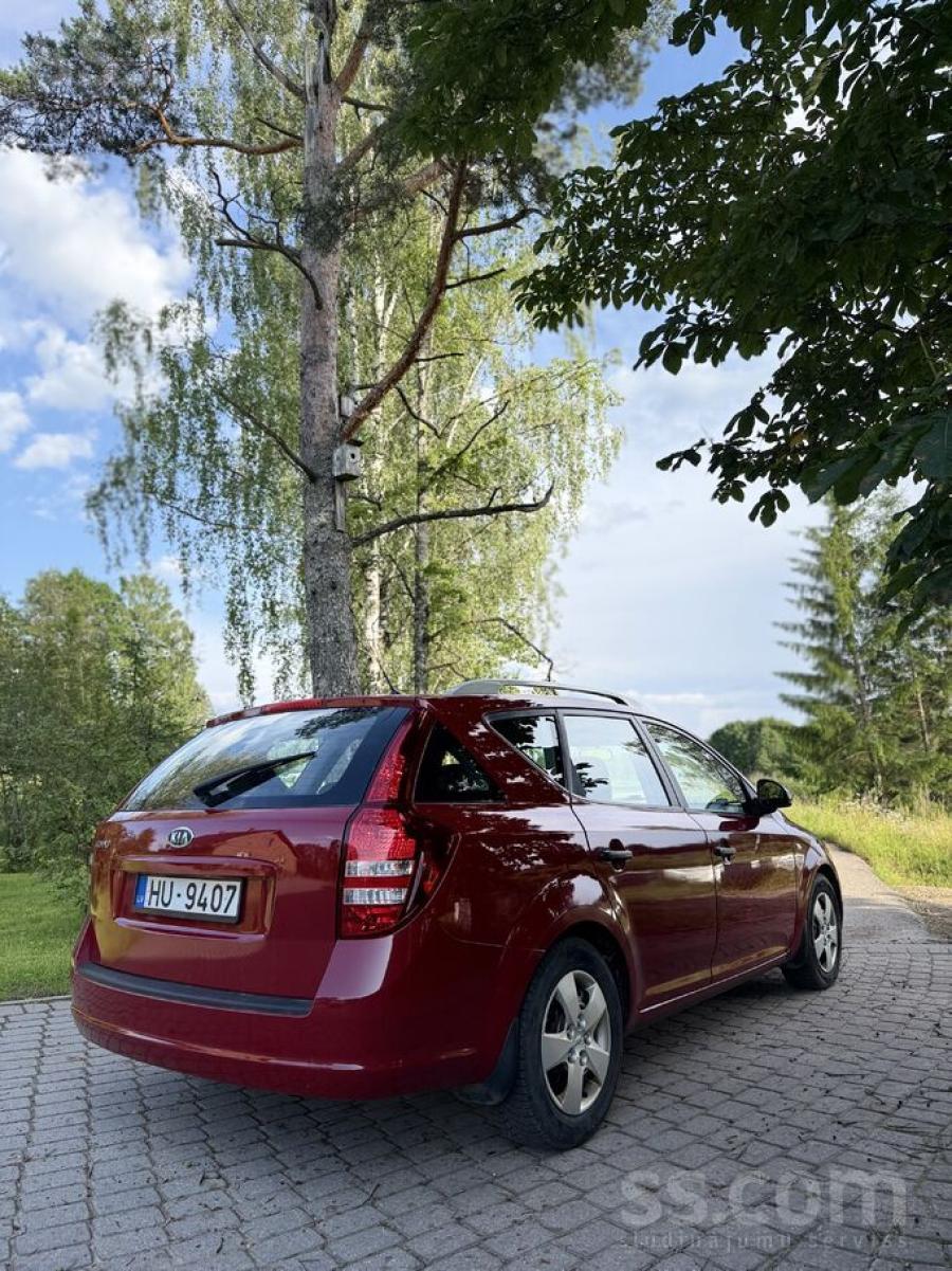 Sarkans Kia Ceed 2008 Cēsis, ar dzinēja tilpumu 1.40 L un nobraukumu 327 tūkst. km par 1550 €, foto 3 vietnē AUTOMOTO.COM.LV