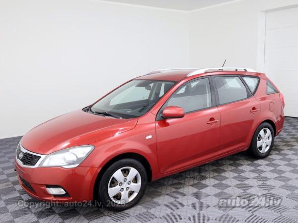 Red Kia Ceed 2009 in Tallinn, with an engine capacity of 1.60 L and mileage of 276 thousand km for 1699 €, photo 2 on AUTOMOTO.COM.LV