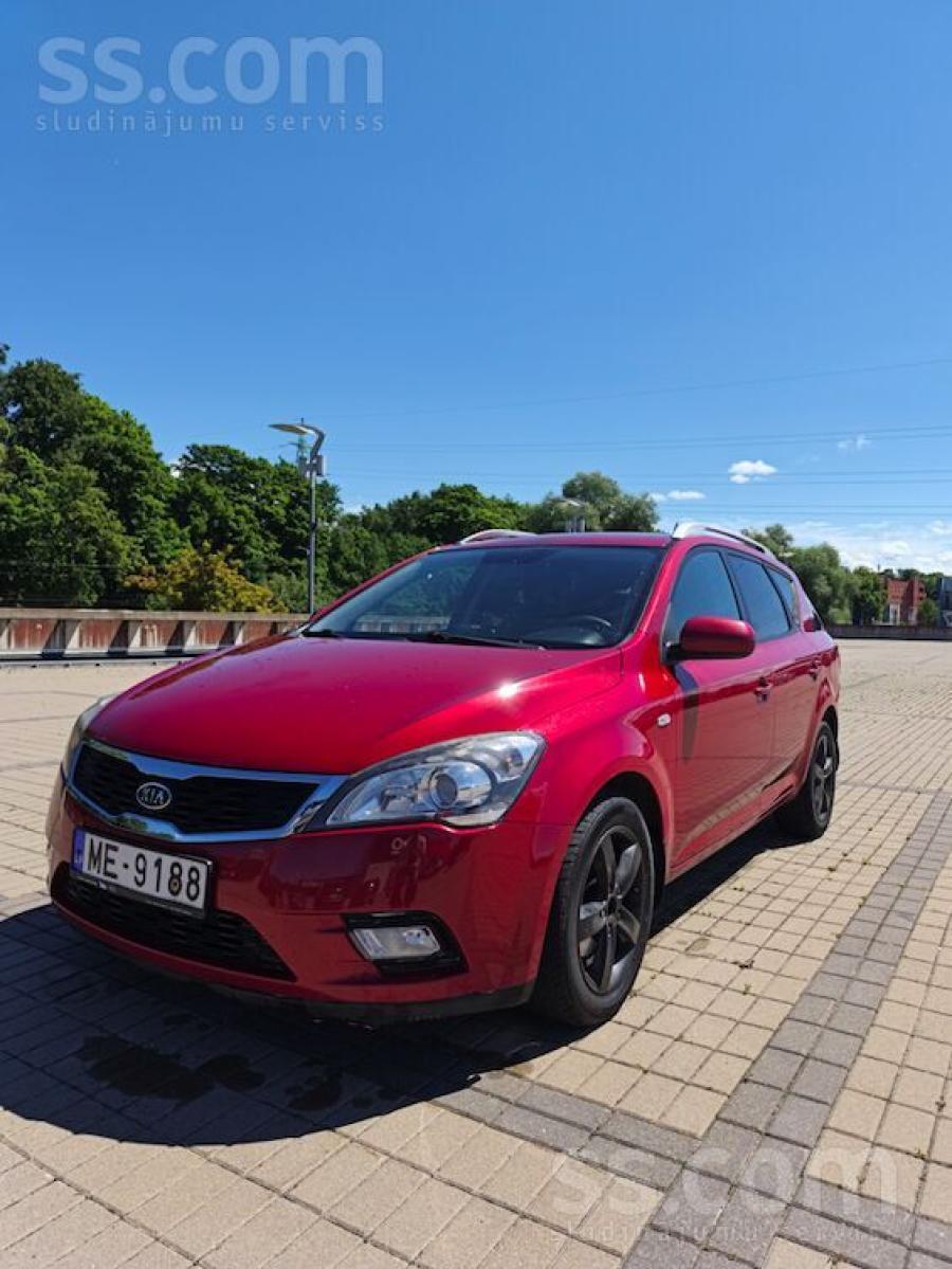 Red Kia Ceed 2011 in Riga, with an engine capacity of 1.60 L and mileage of 191 thousand km for 1900 €, photo 1 on AUTOMOTO.COM.LV