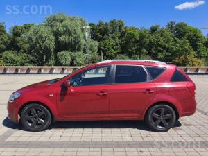 Red Kia Ceed 2011 in Riga, with an engine capacity of 1.60 L and mileage of 191 thousand km for 1900 €, photo 4 on AUTOMOTO.COM.LV