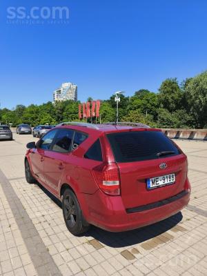 Red Kia Ceed 2011 in Riga, with an engine capacity of 1.60 L and mileage of 191 thousand km for 1900 €, photo 5 on AUTOMOTO.COM.LV