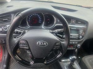 Sarkans Kia Ceed 2013 Marijampole, ar dzinēja tilpumu 1.59 L un nobraukumu 216 tūkst. km par 3700 €, foto 9 vietnē AUTOMOTO.COM.LV