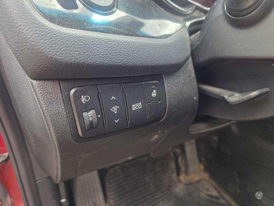 Sarkans Kia Ceed 2013 Marijampole, ar dzinēja tilpumu 1.59 L un nobraukumu 216 tūkst. km par 3700 €, foto 12 vietnē AUTOMOTO.COM.LV