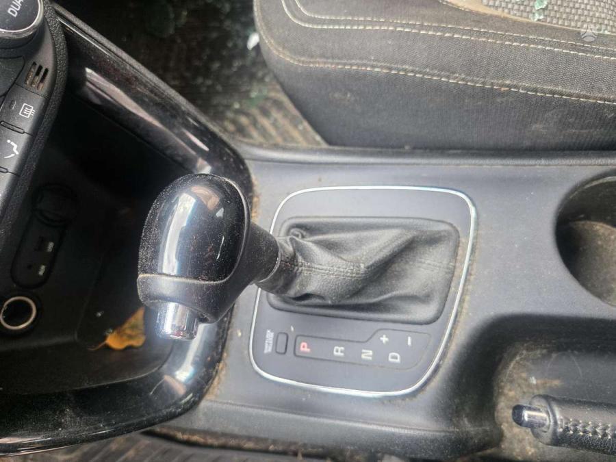 Sarkans Kia Ceed 2013 Marijampole, ar dzinēja tilpumu 1.59 L un nobraukumu 216 tūkst. km par 3700 €, foto 14 vietnē AUTOMOTO.COM.LV