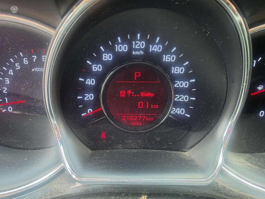 Sarkans Kia Ceed 2013 Marijampole, ar dzinēja tilpumu 1.59 L un nobraukumu 216 tūkst. km par 3700 €, foto 16 vietnē AUTOMOTO.COM.LV
