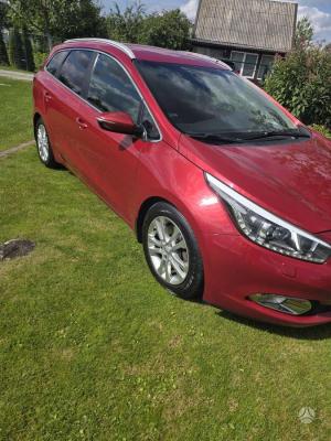 Red Kia Ceed 2013 in Panevezys, with an engine capacity of 1.59 L and mileage of 283 thousand km for 4000 €, photo  on AUTOMOTO.COM.LV