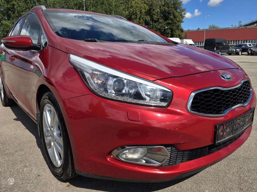 Sarkans Kia Ceed 2013 Marijampole, ar dzinēja tilpumu 1.59 L un nobraukumu 216 tūkst. km par 5400 €, foto 1 vietnē AUTOMOTO.COM.LV