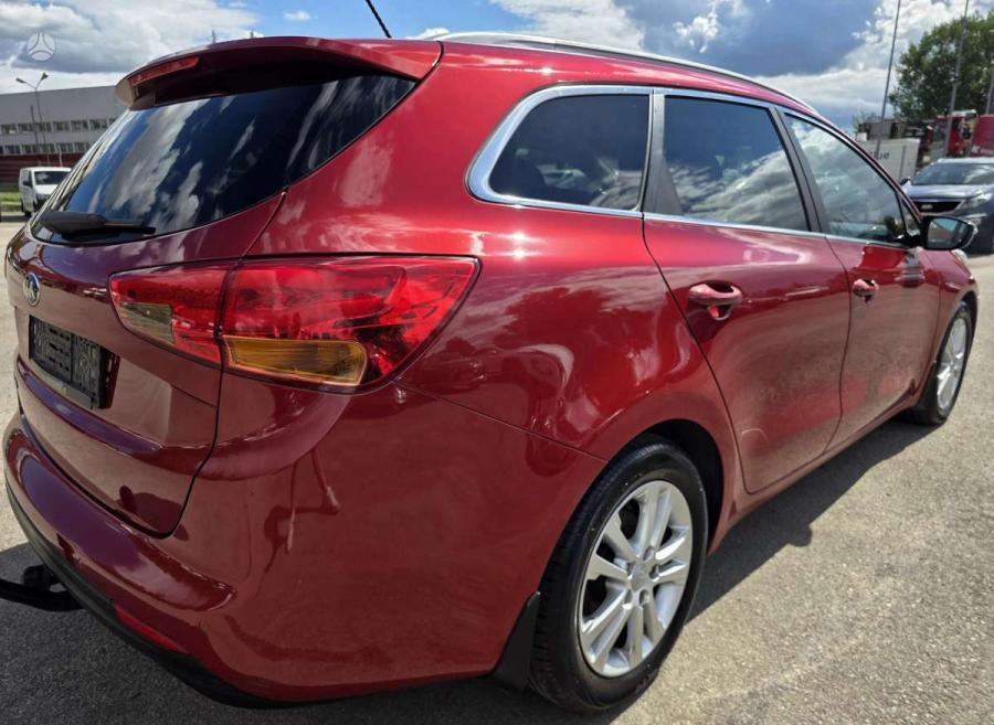 Sarkans Kia Ceed 2013 Marijampole, ar dzinēja tilpumu 1.59 L un nobraukumu 216 tūkst. km par 5400 €, foto 4 vietnē AUTOMOTO.COM.LV