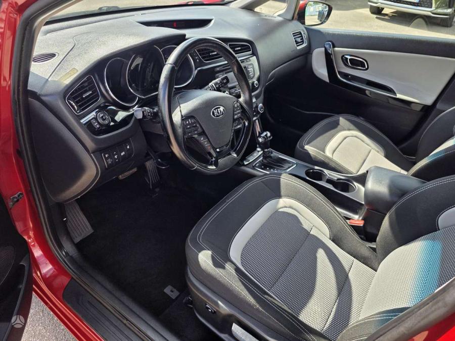 Sarkans Kia Ceed 2013 Marijampole, ar dzinēja tilpumu 1.59 L un nobraukumu 216 tūkst. km par 5400 €, foto 9 vietnē AUTOMOTO.COM.LV
