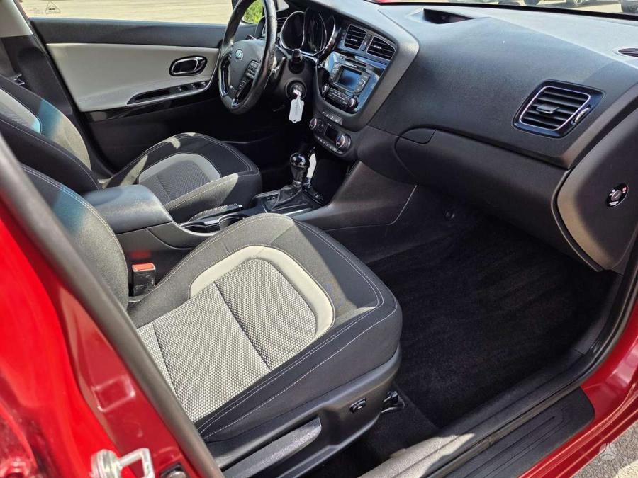 Sarkans Kia Ceed 2013 Marijampole, ar dzinēja tilpumu 1.59 L un nobraukumu 216 tūkst. km par 5400 €, foto 12 vietnē AUTOMOTO.COM.LV