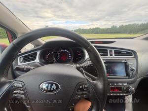 Sarkans Kia Ceed 2014 Rapla, ar dzinēja tilpumu 1.60 L un nobraukumu 168 tūkst. km par 3800 €, foto 4 vietnē AUTOMOTO.COM.LV