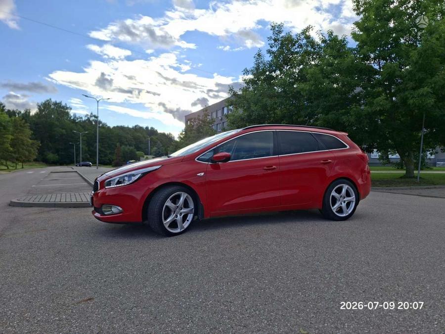 Red Kia Ceed 2014 in Kaunas, with an engine capacity of 1.59 L and mileage of 186 thousand km for 6100 €, photo 4 on AUTOMOTO.COM.LV