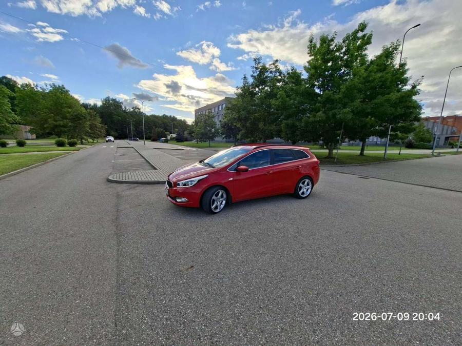 Red Kia Ceed 2014 in Kaunas, with an engine capacity of 1.59 L and mileage of 186 thousand km for 6100 €, photo 8 on AUTOMOTO.COM.LV