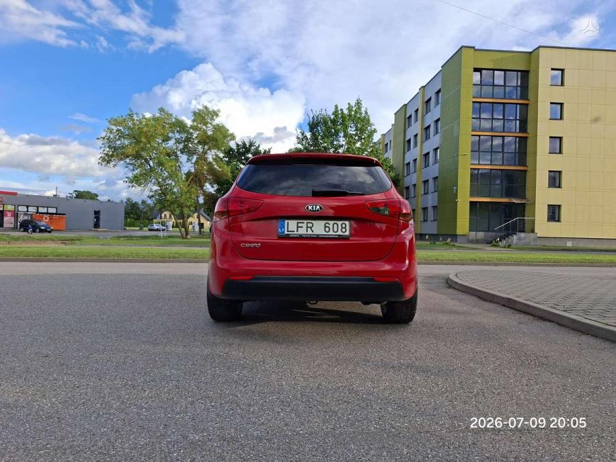 Red Kia Ceed 2014 in Kaunas, with an engine capacity of 1.59 L and mileage of 186 thousand km for 6100 €, photo 9 on AUTOMOTO.COM.LV