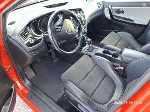 Red Kia Ceed 2014 in Kaunas, with an engine capacity of 1.59 L and mileage of 186 thousand km for 6100 €, photo 13 on AUTOMOTO.COM.LV
