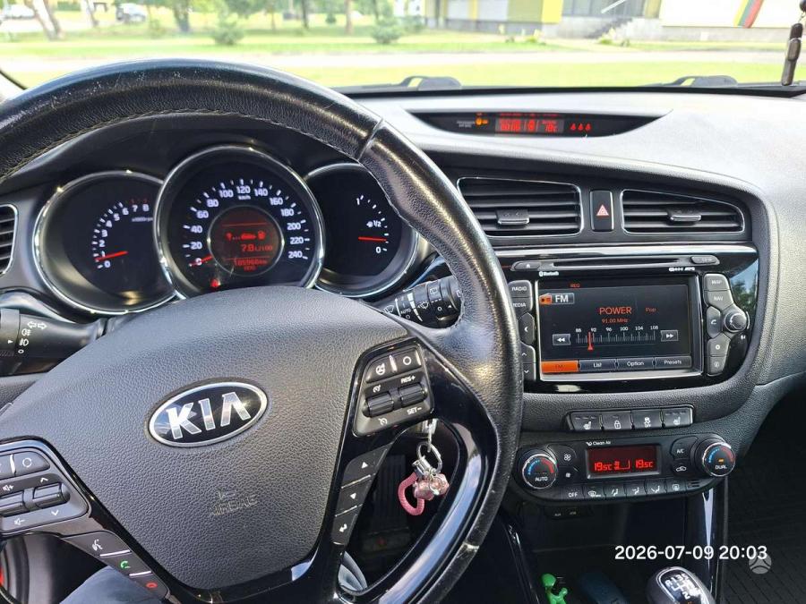 Red Kia Ceed 2014 in Kaunas, with an engine capacity of 1.59 L and mileage of 186 thousand km for 6100 €, photo 14 on AUTOMOTO.COM.LV