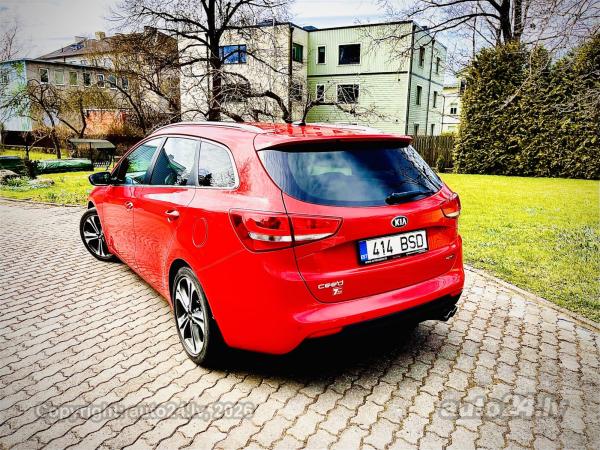 Red Kia Ceed 2016 in Tallinn, with an engine capacity of 1.00 L and mileage of 169 thousand km for 7999 €, photo 3 on AUTOMOTO.COM.LV