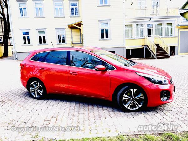 Red Kia Ceed 2016 in Tallinn, with an engine capacity of 1.00 L and mileage of 169 thousand km for 7999 €, photo 5 on AUTOMOTO.COM.LV