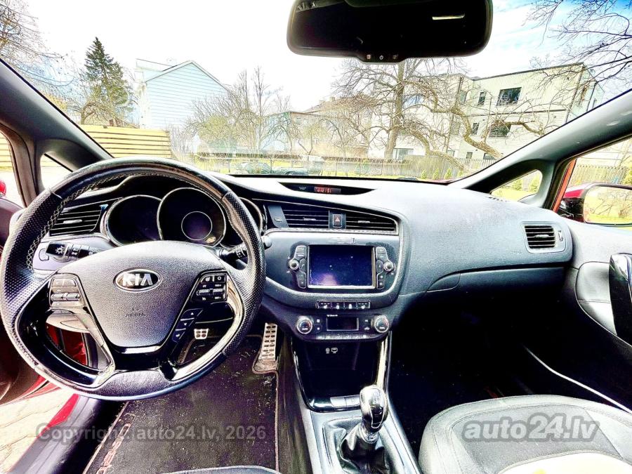 Red Kia Ceed 2016 in Tallinn, with an engine capacity of 1.00 L and mileage of 169 thousand km for 7999 €, photo 9 on AUTOMOTO.COM.LV