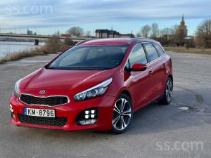 Red Kia Ceed 2016 in Riga, with an engine capacity of 1.60 L and mileage of 185 thousand km for 5600 €, photo 8 on AUTOMOTO.COM.LV