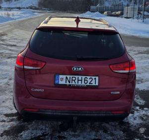 Red Kia Ceed 2017 in Vilnius, with an engine capacity of 1.58 L and mileage of 217 thousand km for 5800 €, photo 4 on AUTOMOTO.COM.LV