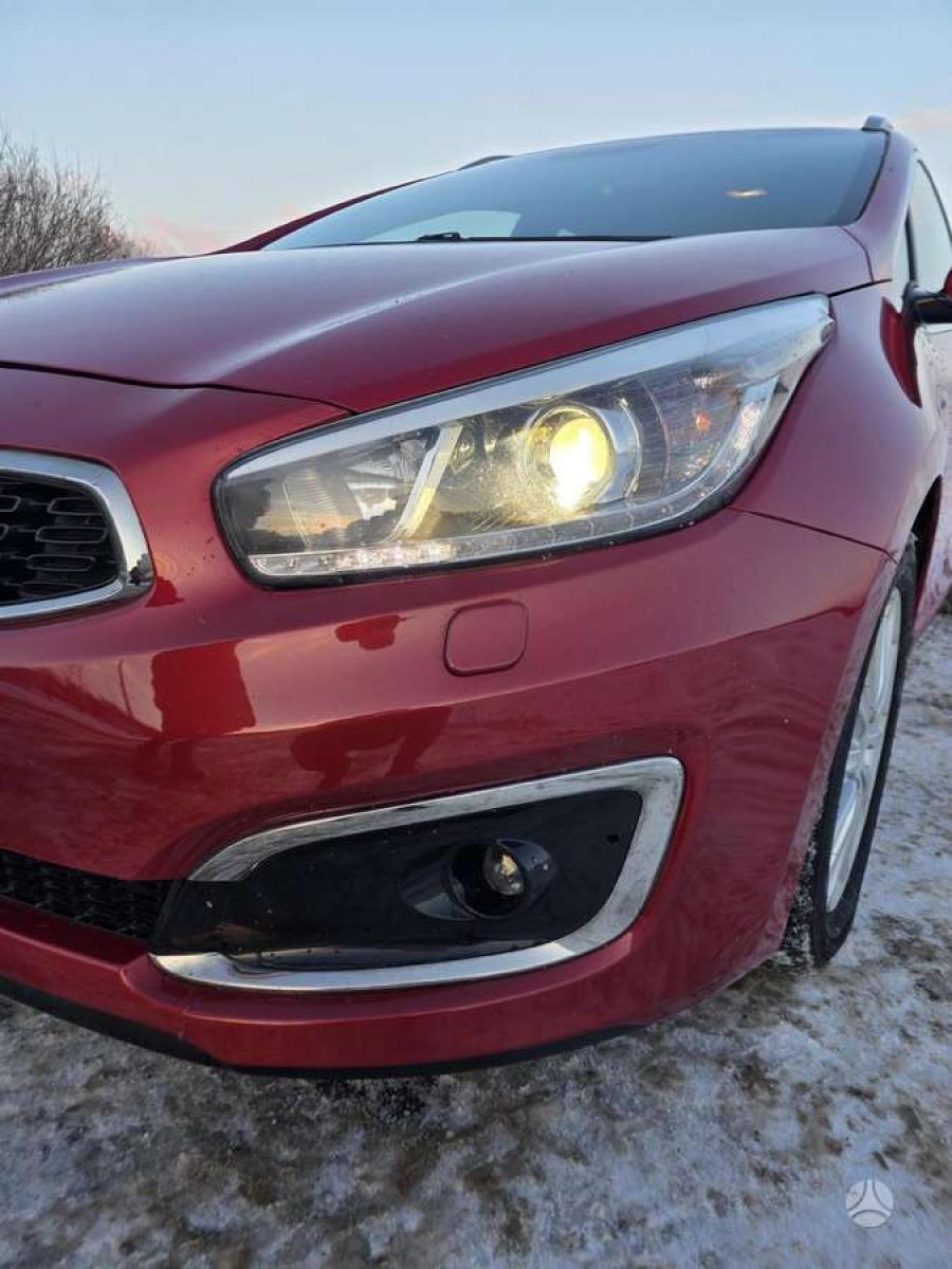 Red Kia Ceed 2017 in Vilnius, with an engine capacity of 1.58 L and mileage of 217 thousand km for 5800 €, photo 11 on AUTOMOTO.COM.LV