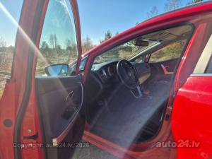 Red Kia Ceed 2017 in Haapsalu, with an engine capacity of 1.60 L and mileage of 148 thousand km for 7200 €, photo 7 on AUTOMOTO.COM.LV