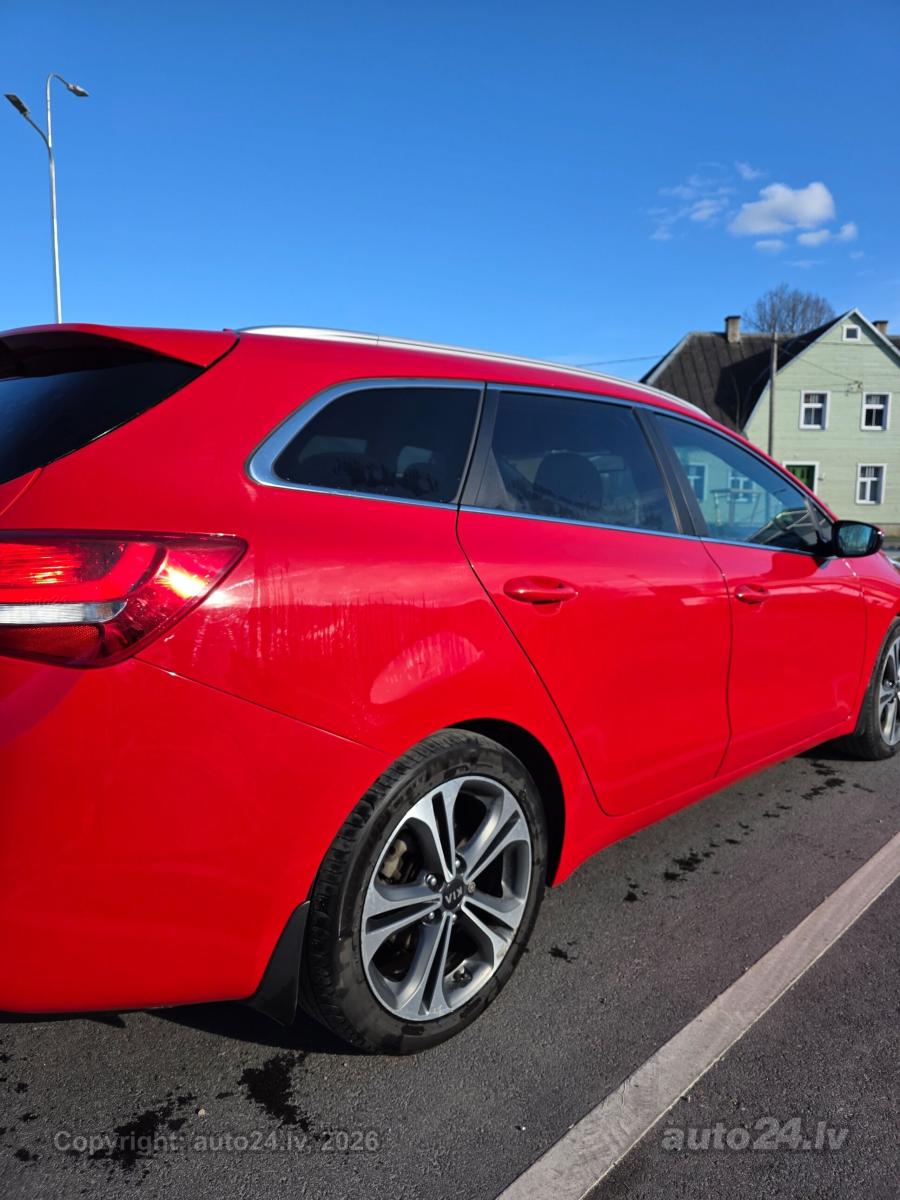 Sarkans Kia Ceed 2017 Tallina, ar dzinēja tilpumu 1.60 L un nobraukumu 240 tūkst. km par 9500 €, foto 6 vietnē AUTOMOTO.COM.LV