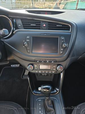 Sarkans Kia Ceed 2017 Tallina, ar dzinēja tilpumu 1.60 L un nobraukumu 240 tūkst. km par 9500 €, foto 9 vietnē AUTOMOTO.COM.LV