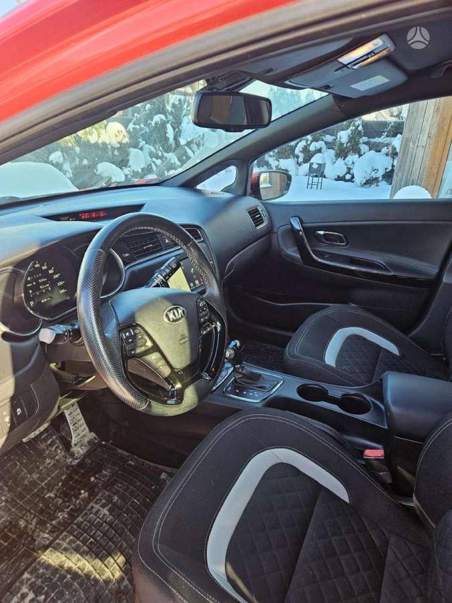 Red Kia Ceed 2018 in Vilnius, with an engine capacity of 1.60 L and mileage of 87 thousand km for 9400 €, photo 11 on AUTOMOTO.COM.LV