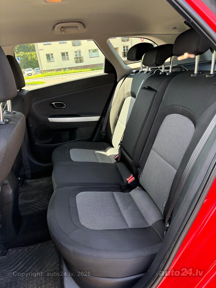 Red Kia Ceed 2018 in Rakvere, with an engine capacity of 1.60 L and mileage of 165 thousand km for 7499 €, photo 7 on AUTOMOTO.COM.LV