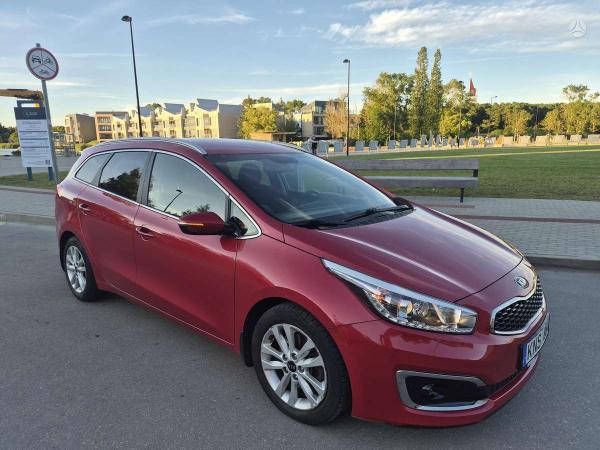 Red Kia Ceed 2018 in Klaipeda, with an engine capacity of 1.59 L and mileage of 119 thousand km for 9200 €, photo 4 on AUTOMOTO.COM.LV