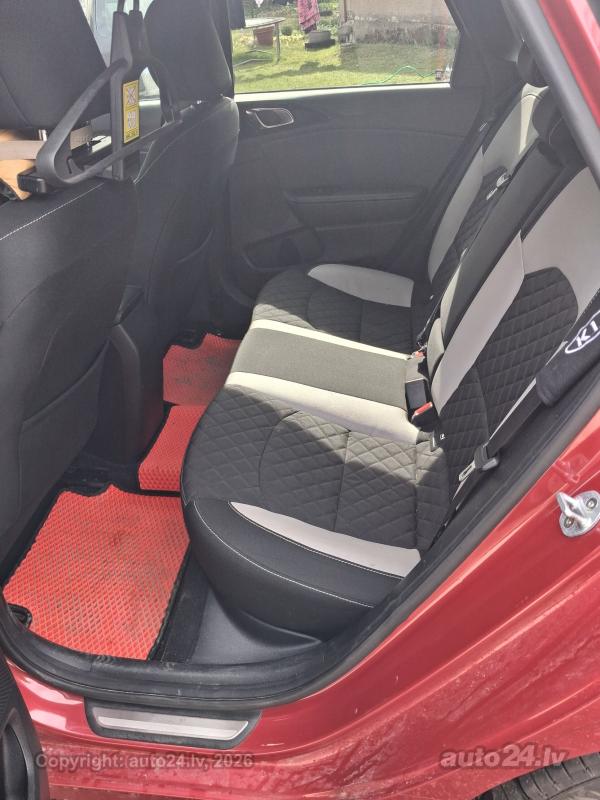 Red Kia Ceed 2019 in Turi, with an engine capacity of 1.60 L and mileage of 162 thousand km for 14000 €, photo 8 on AUTOMOTO.COM.LV
