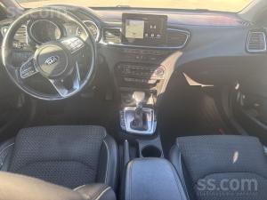 Red Kia Ceed 2019 in Riga, with an engine capacity of 1.40 L and mileage of 230 thousand km for 8200 €, photo 6 on AUTOMOTO.COM.LV